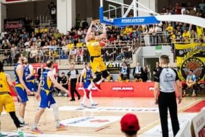 How Long Is A Basketball Game? | High School | College | Pro