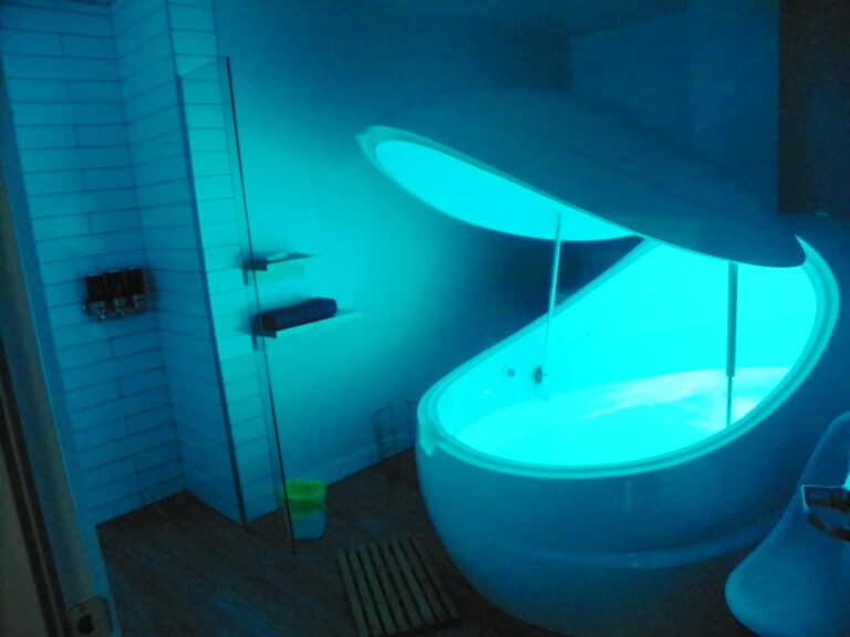 Isolation Tanks: Benefits, Uses, And What To Expect